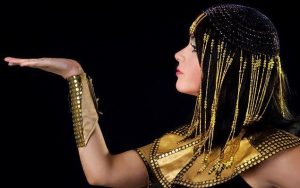 Did Cleopatra really die from a snake bite? | National Geographic Kids